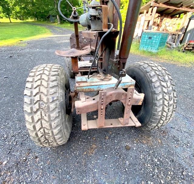Doodlebug Tractor with Hydraulic Pump Driven Crane Farm Equipment